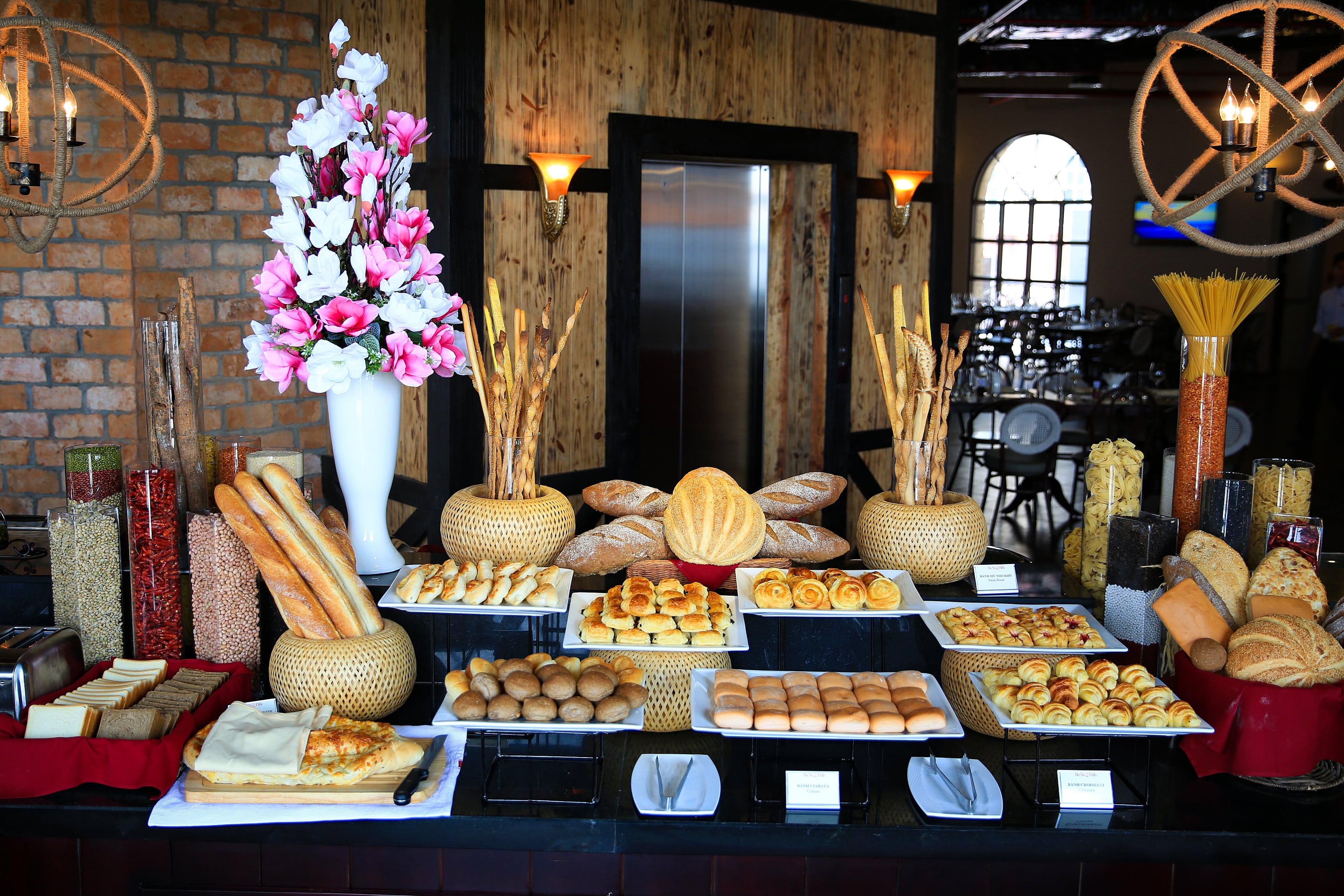 Top 10 Ba Na Hills Restaurants with the best buffet in 2025 - Vietnam ...