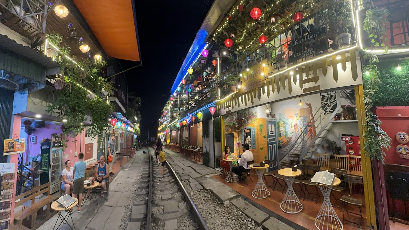 Top addresses of railway coffee shops in Hanoi - Vietnam Car Rentals ...